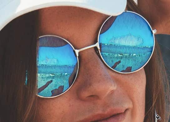 Applying effects with interactive lenses - Corel Discovery Center